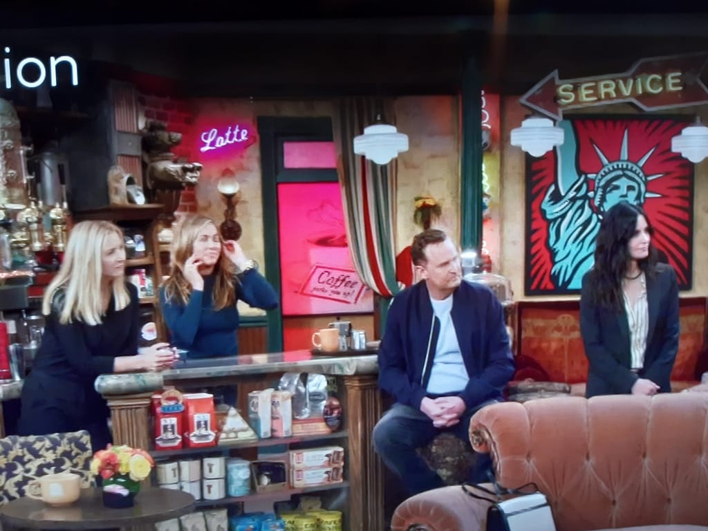 Friends Reunion : 3 Greek goddesses in 1 picture! - Hellenic Moon